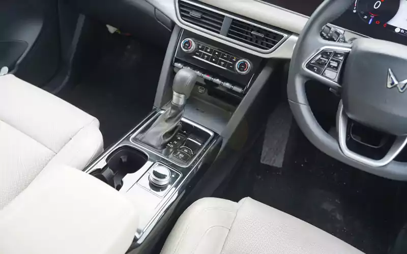 Mahindra XUV 700 Images - Nexon Interior & Exterior Photo Gallery - Dec ...