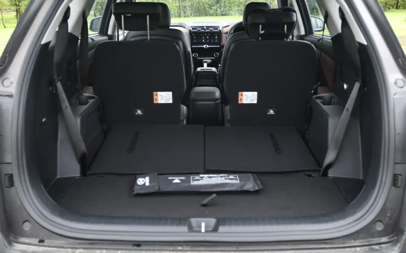 Hyundai Alcazar Images - Explore Interior & Exterior Photos