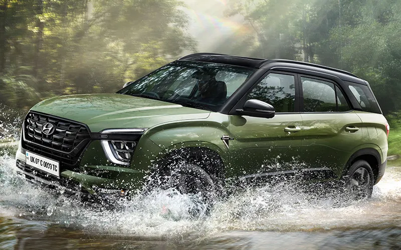 Hyundai Alcazar Images - Explore Interior & Exterior Photos