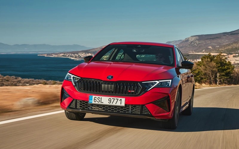 Skoda Slavia Features - Variant-wise Comparison